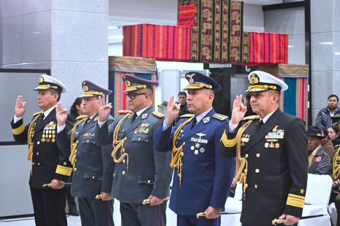 Nuevo comando de las FFAA, dos días antes de las elecciones - Prensa ...